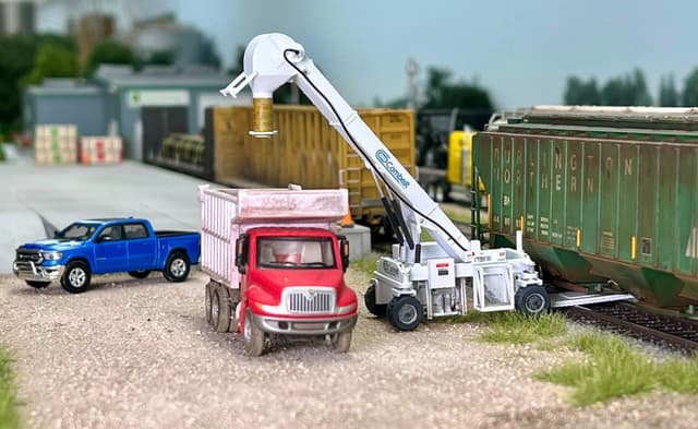 Mobile transloader - Industrious Models