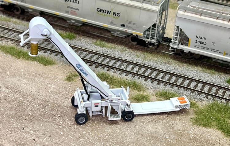 Mobile transloader - Industrious Models