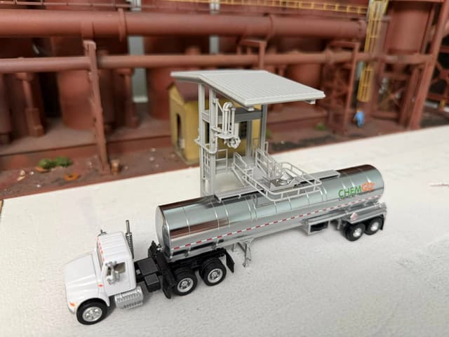 Truck Loading Platform - Industrious Models